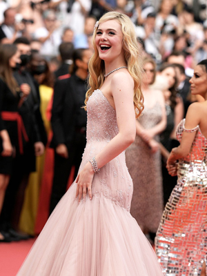 Elle Fanning’s Fairy Princess Gowns: Photos – Hollywood Life