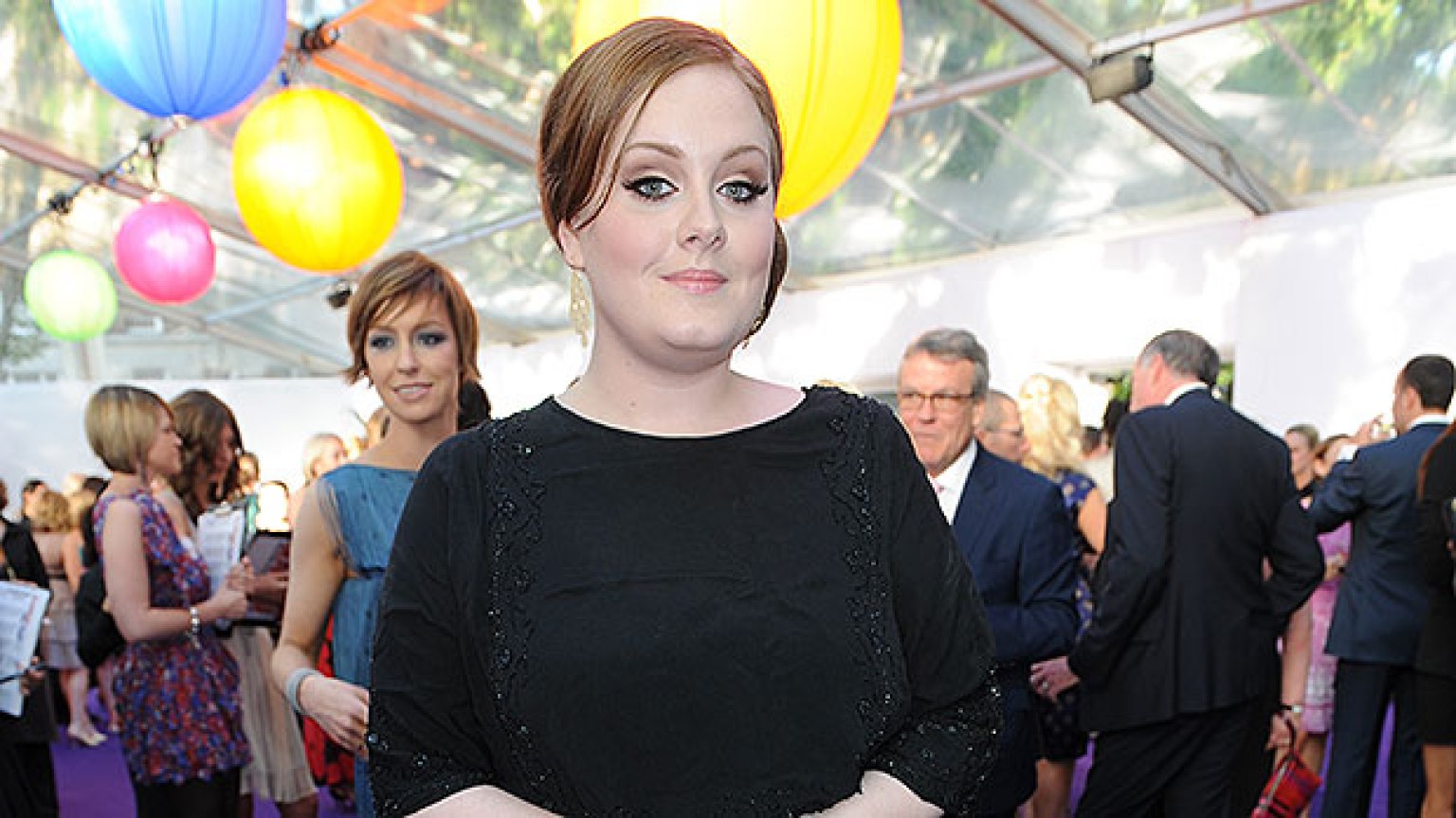 Adele’s Dramatic Weight Loss: See Before & After Pics – Hollywood Life