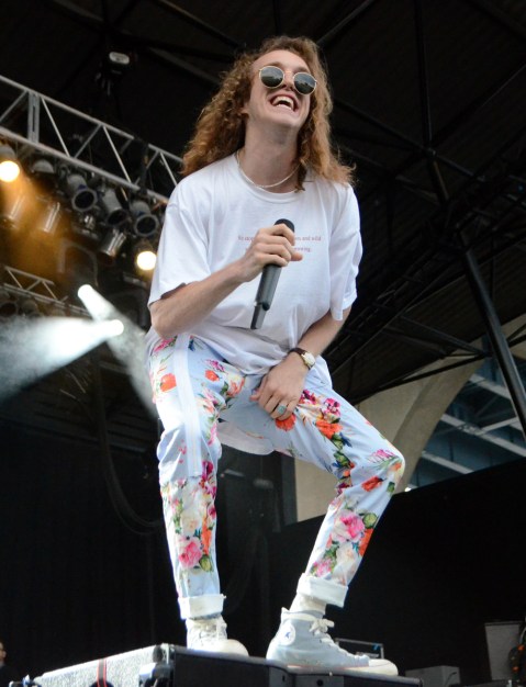 Felly: Pics Of The Rapper, Singer-Songwriter & Artist – Hollywood Life