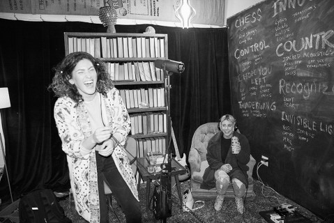 Lowen: Pics Of The Singer – Hollywood Life