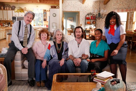 ‘Mixed-ish’ — Photos Of The Show – Hollywood Life