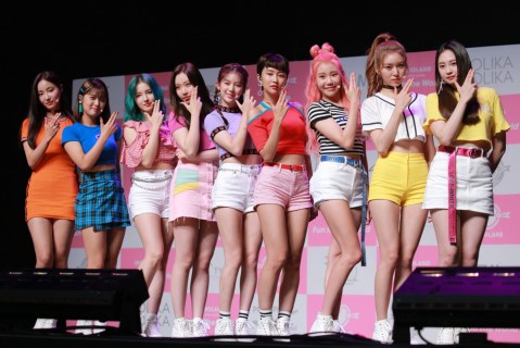 Momoland: Photos Of The K-Pop Group – Hollywood Life
