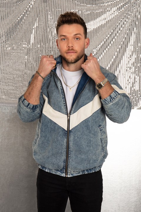 John K: Exclusive Photos Of The ‘If We Never Met’ Singer – Hollywood Life