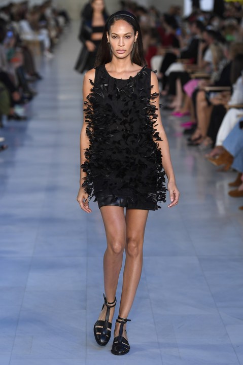 Models In MIni Dresses On the Runway: Photos Of The Trend – Hollywood Life