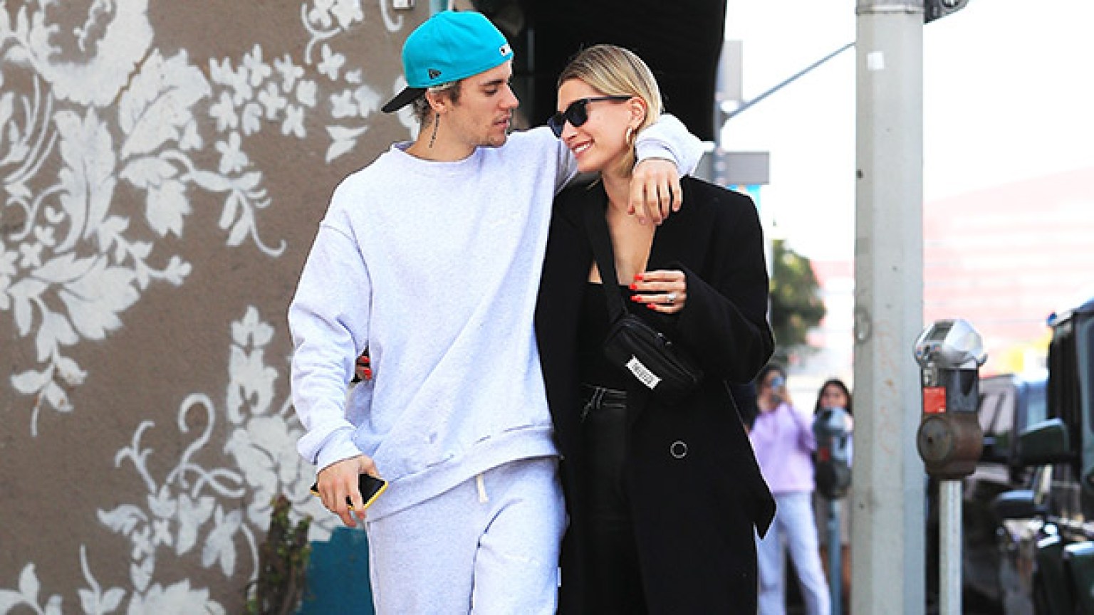 Justin Bieber & Hailey Baldwin PDA: Couple Makeout In West Hollywood ...
