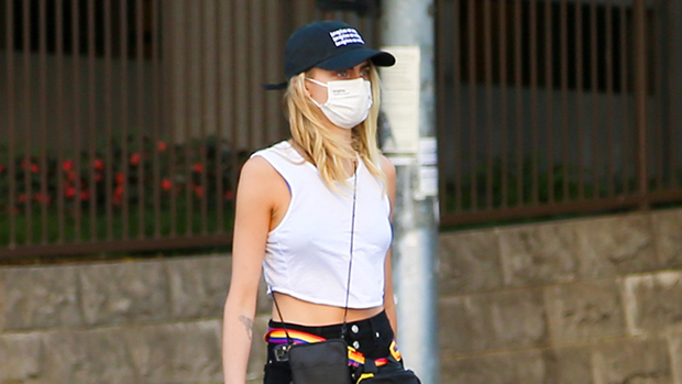 Models Wearing Shorts: Photos Of Hailey Baldwin & More In Daisy Dukes ...