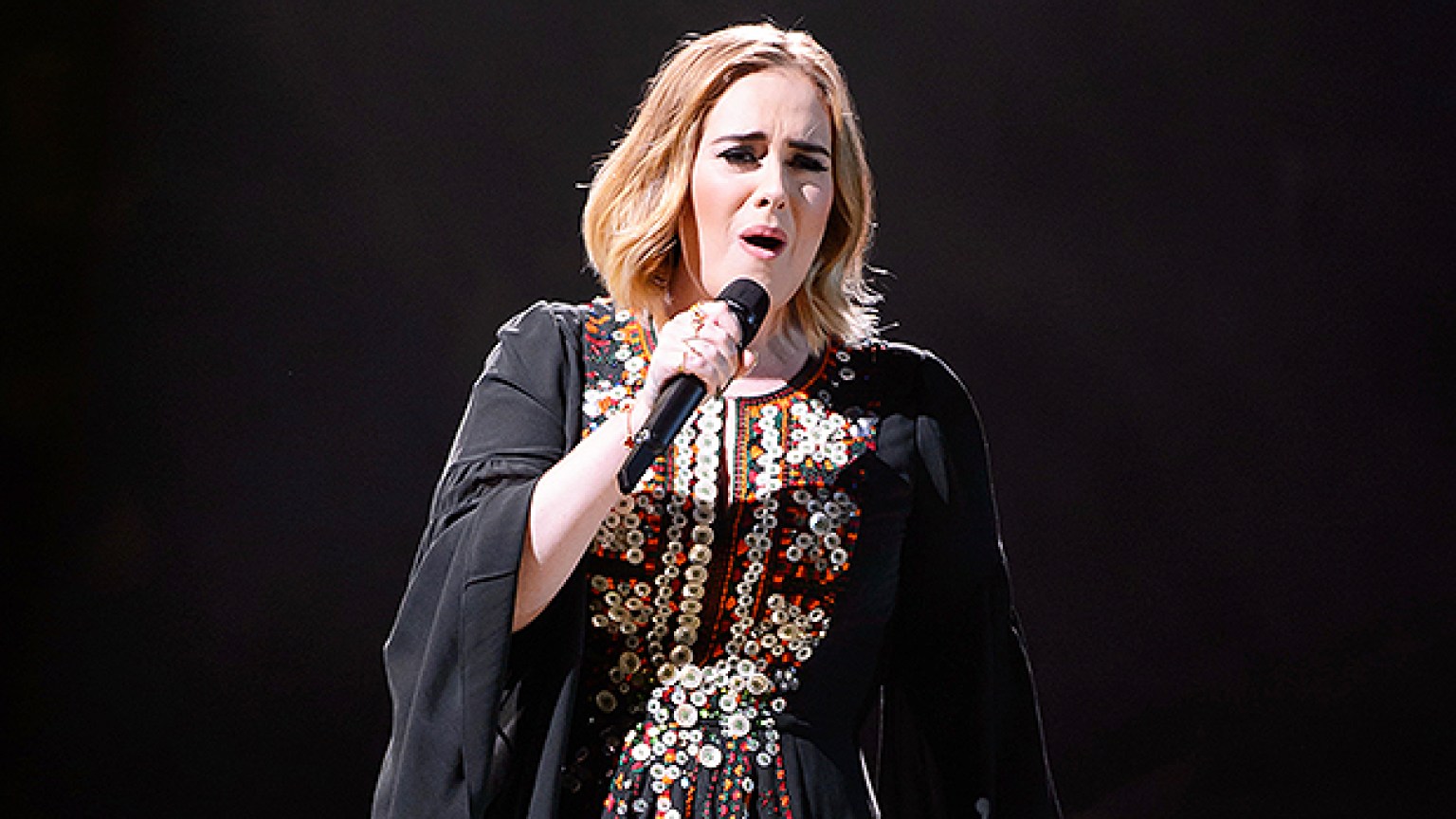 Adele Wears Her Glastonbury Festival Chloe Dress Again At-Home: Pics ...