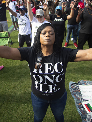 Juneteenth 2020 Celebrations & Protests — Photos – Hollywood Life