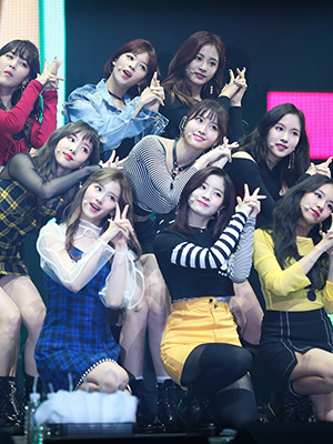 TWICE: Pics Of The K-Pop Band – Hollywood Life
