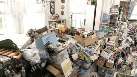 ‘Hoarders’ — Photos – Hollywood Life