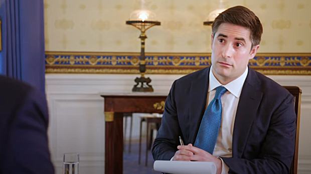 Who Is Jonathan Swan? 5 Things To Know About The Political Journalist ...