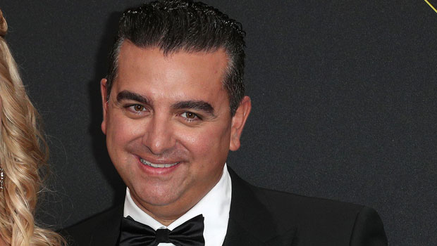 ‘Cake Boss’ Star Buddy Valastro Ices A Cake After Hand Injury ...