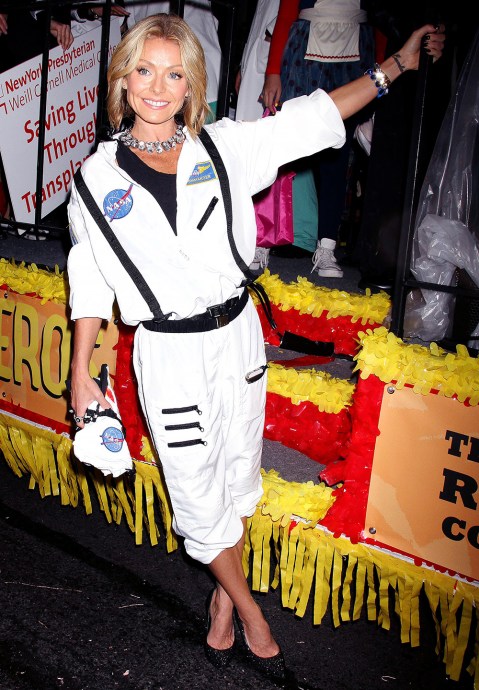 Kelly Ripa’s Sexiest Halloween Costumes of All Time – Hollywood Life