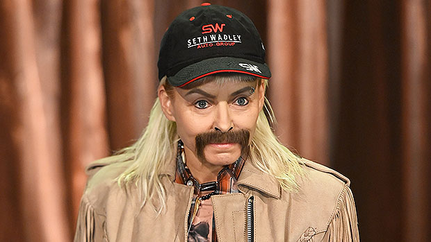 Kelly Ripa’s Joe Exotic For Halloween 2020: See ‘Tiger King’ Costume ...
