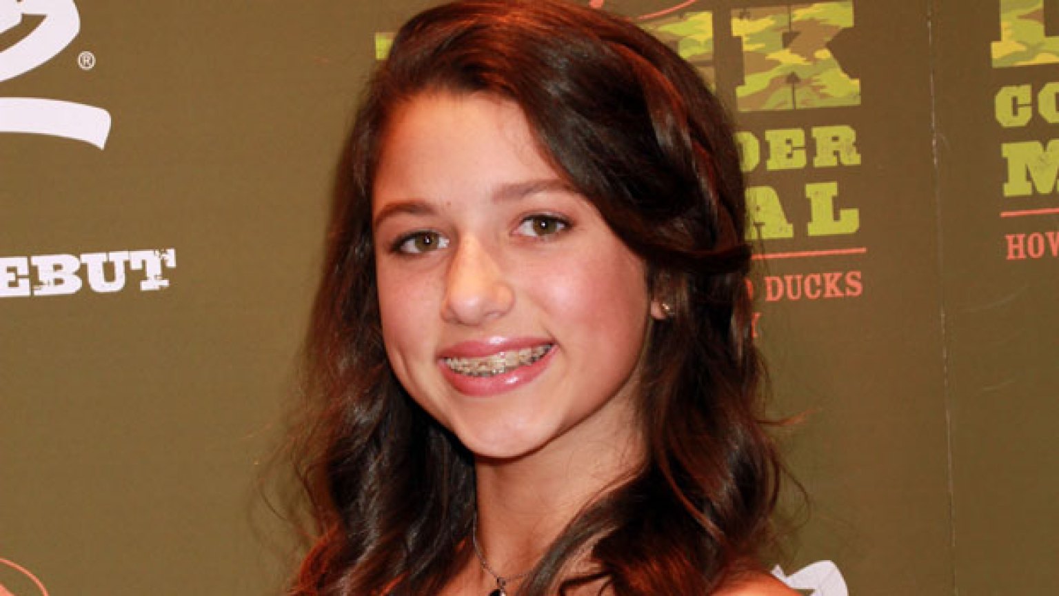 Who Is Bella Robertson? — 5 Things About Engaged ‘Duck Dynasty’ Star ...