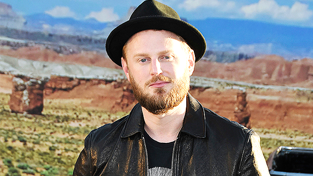 Bobby Berk’s Home Office Tour: Exclusive Video – Hollywood Life