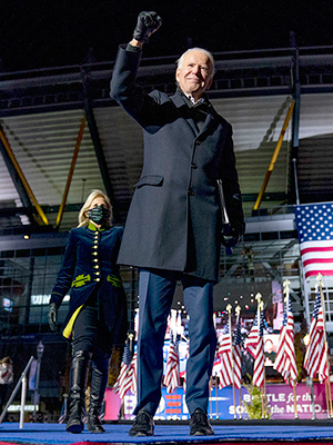 Election Day 2020: Photos Of Donald Trump, Joe Biden & More – Hollywood ...