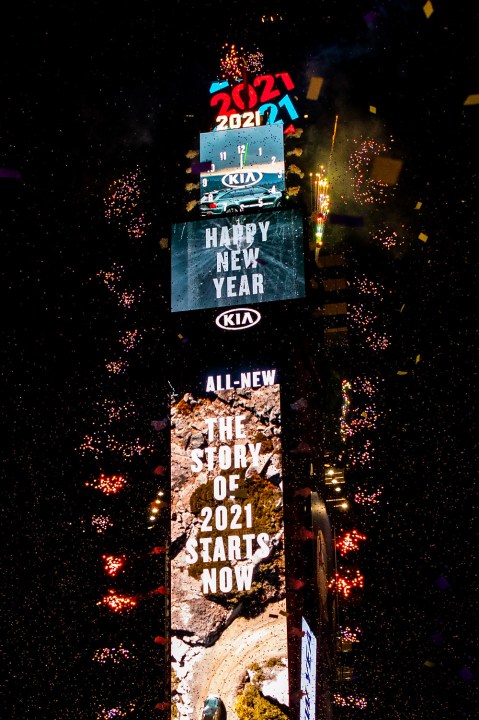 New Year’s Eve 2021: Fireworks & Celebrations From Around The World ...