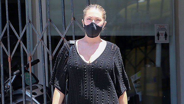 Stassi Schroeder Shows Bare Baby Bump At 37 Weeks Pregnant: Photo ...