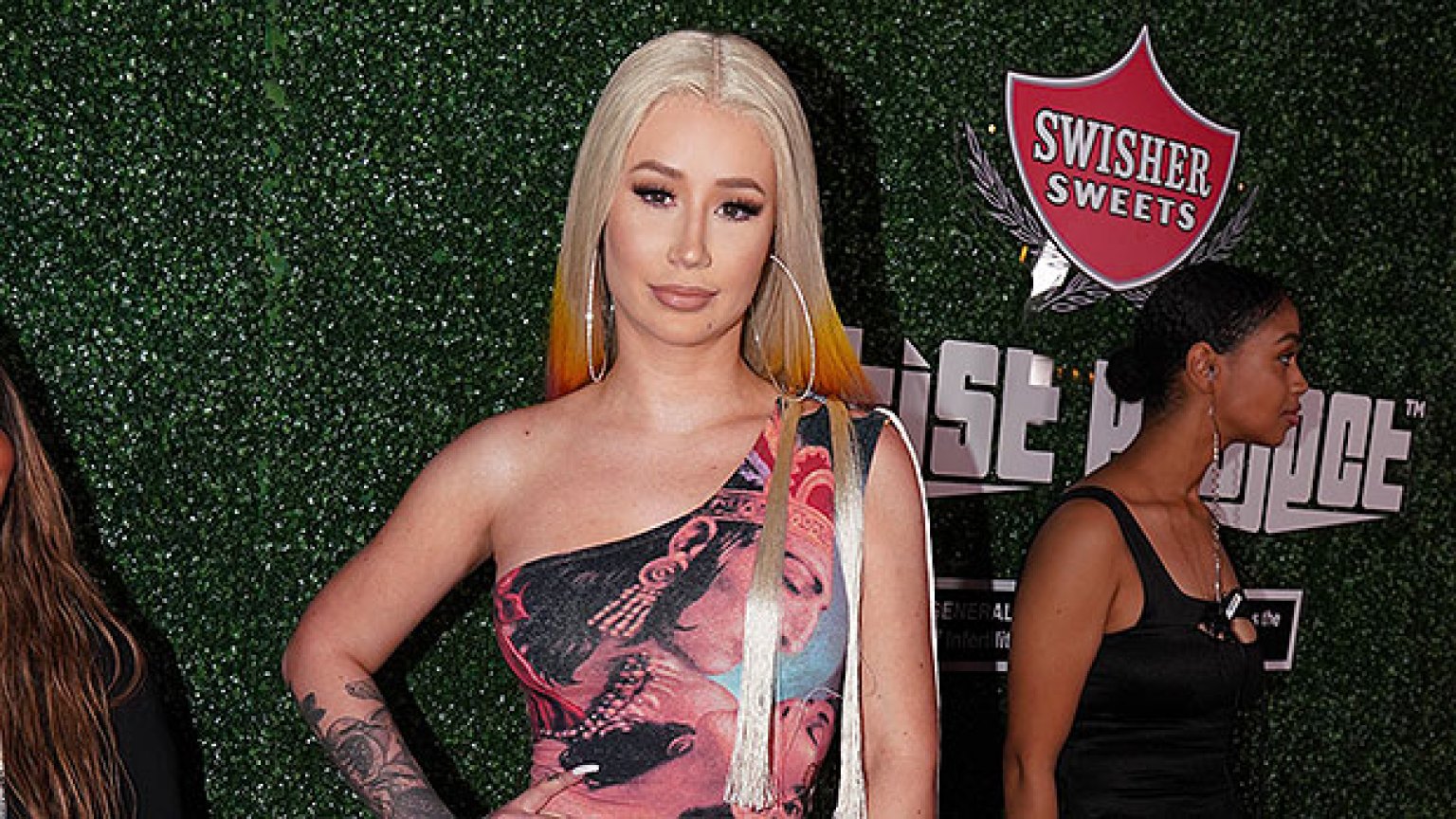 Iggy Azalea’s Baby Onyx Smiles In Stroller For Mom In Cute New Pic ...