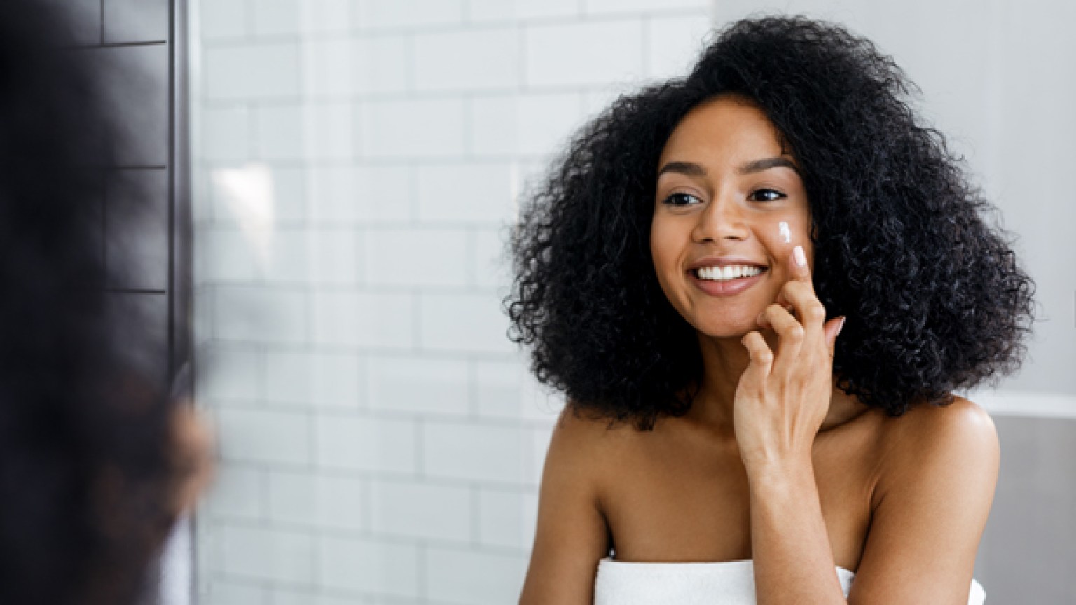 Best Moisturizer To Stay Hydrated All Winter Long: Shop – Hollywood Life