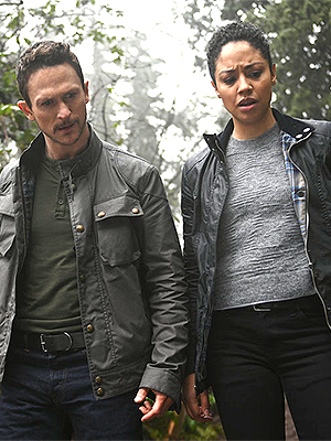 ‘Debris’ — Photos Of The Show – Hollywood Life