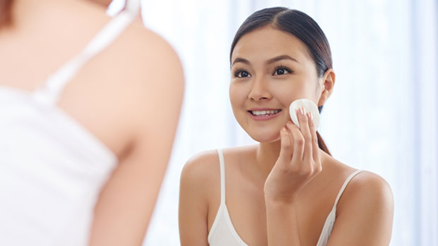 What Does Toner Do? Benefits, Tips and How to Use it – Hollywood Life