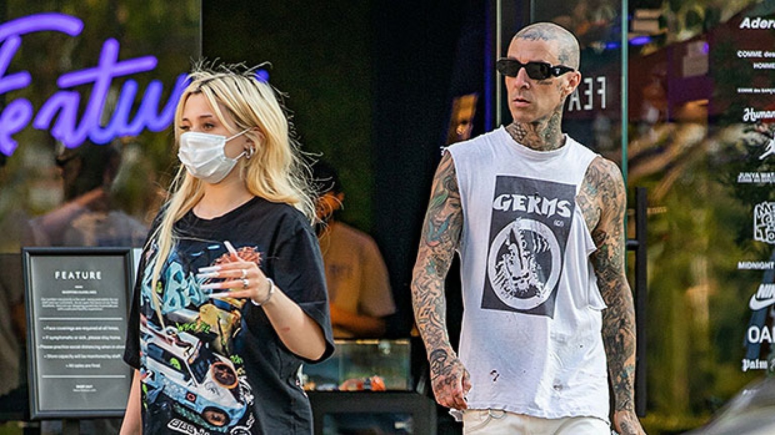 Travis Barker Bonds With Daughter Alabama During Shopping Trip ...