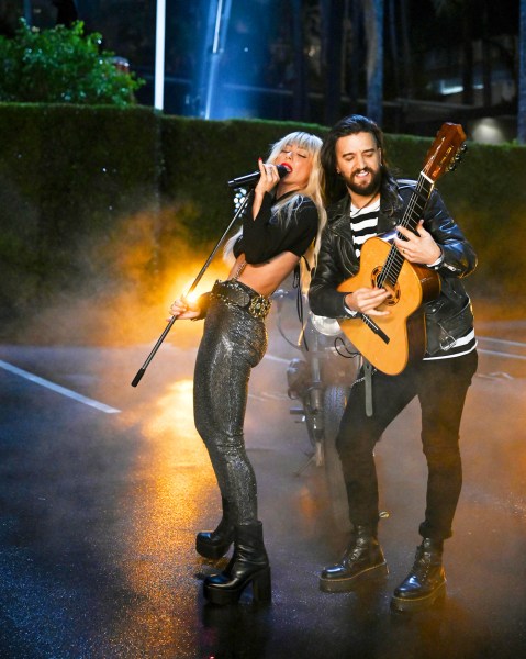 Queen TV Special: Photos Of The ‘Family Singalong’ – Hollywood Life