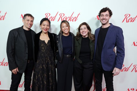 ‘Red Rocket’ Cast: See Simon Rex & More – Hollywood Life