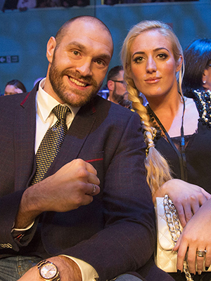 Tyson Fury & His Family: See Photos – Hollywood Life