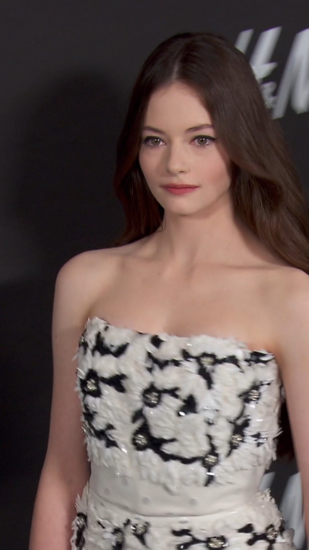 Willow Shields And Mackenzie Foy