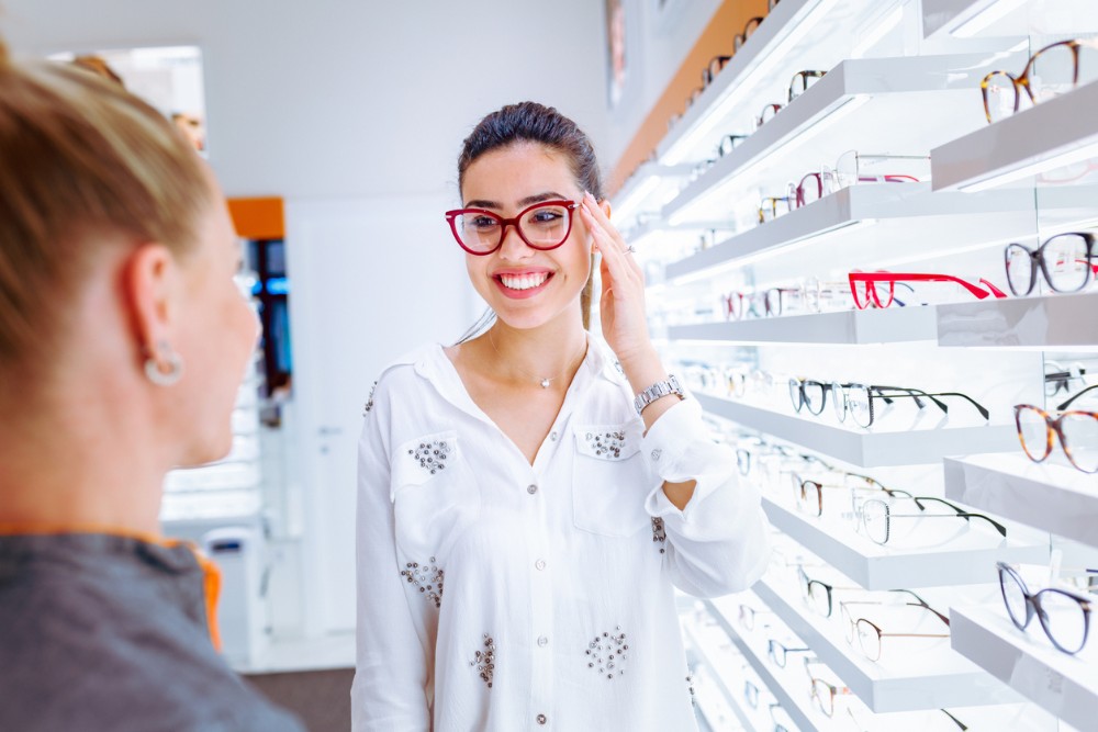 Highest-Rated Eyeglasses (Review) of 2024 | Hollywood Life Reviews ...