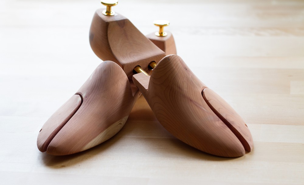 Premium Shoe Trees (Review) of 2024 | Hollywood Life Top Picks ...