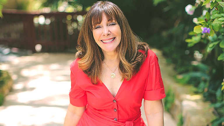 Mindy Weiss On 2022 Wedding Trends: Interview – Hollywood Life
