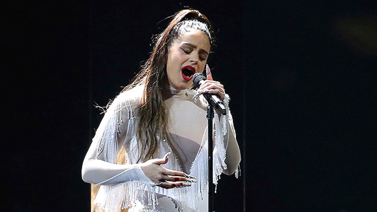 Who Is Rosalia? 5 Things About Singer Who Split From Rauw Alejandro ...