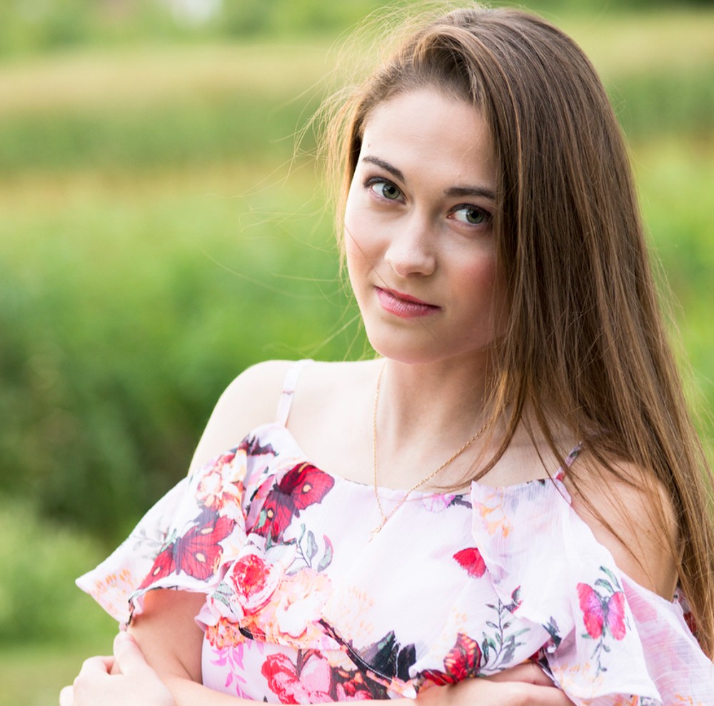 Highest Rated Cold Shoulder Top in 2024 – Reviews by Hollywood Life ...