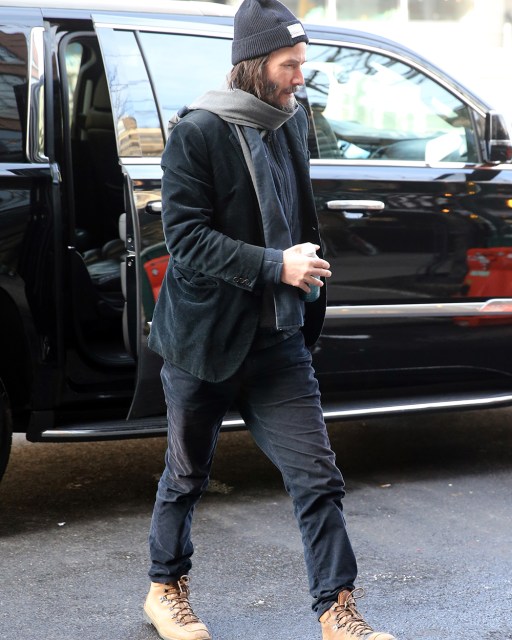 Keanu Reeves Rocks All-Black Outfit With Beanie In NYC: Photos ...