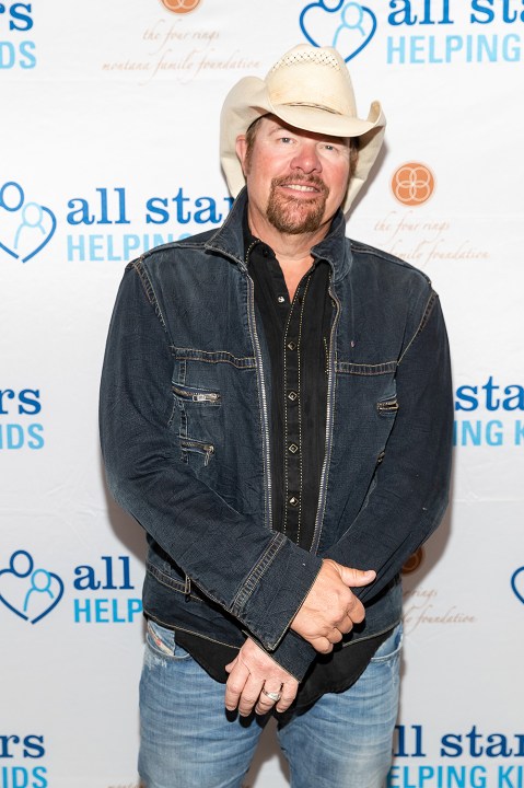 Toby Keith Young: Photos of the Country Singer – Hollywood Life