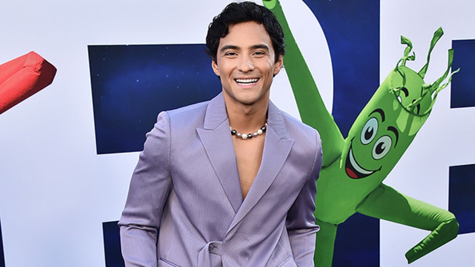 Who Is Brandon Perea? 5 Things On Breakout Star In ‘Nope’ – Hollywood Life