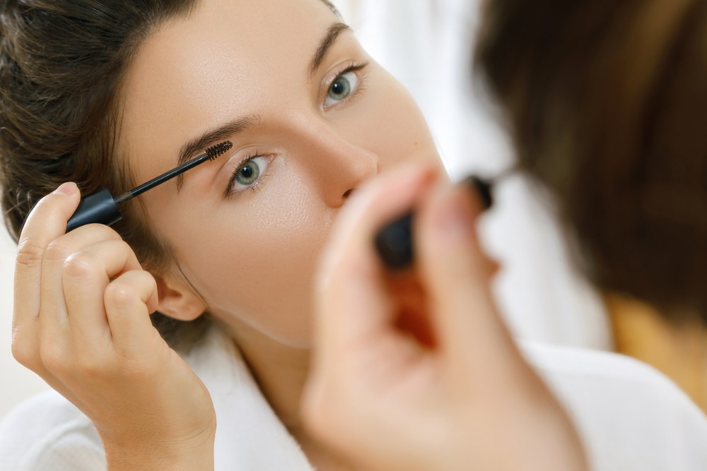 Elite Clear Eyebrow Gels (Review) for 2024 – Hollywood Life Top Picks ...