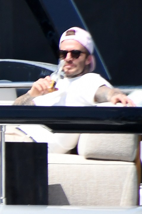 Celebrities Drinking Beer: Photos – Hollywood Life