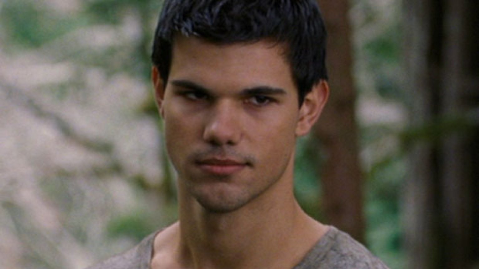 Taylor Lautner Reveals Why He’d Play Jacob From ‘Twilight’ Again ...