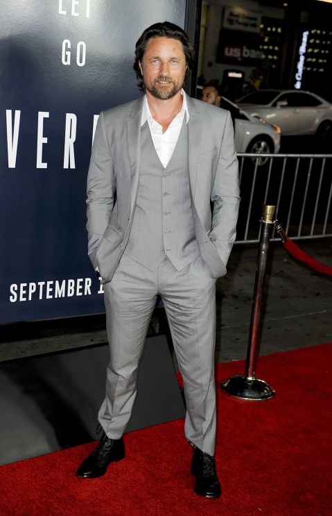 Martin Henderson: Photos of the ‘Virgin River’ Actor – Hollywood Life