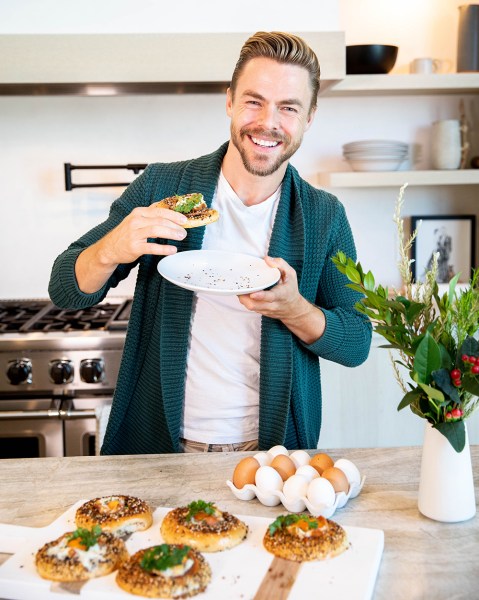 Celebrities Cooking: Photos Of Stars In The Kitchen – Hollywood Life