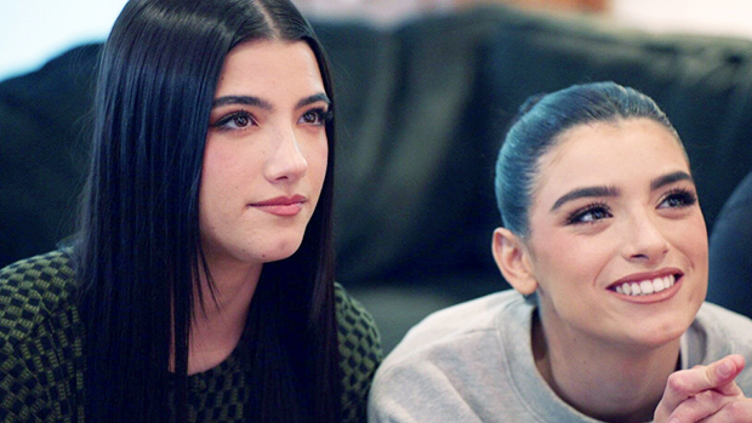 Charli & Dixie D’Amelio Talk Making Music Together: Interview – Hollywood Life