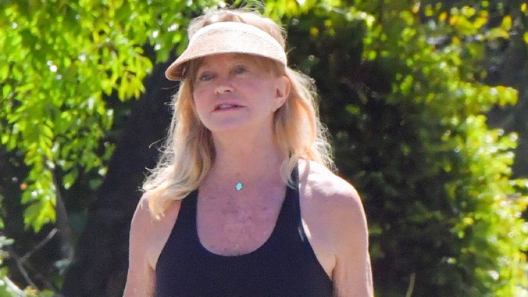 Goldie Hawn Works Out With Wine Bottles For Mental Health Video ...