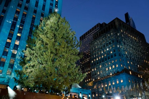 ‘Christmas In Rockefeller Center’ 2022: Photos Of Gwen Stefani & More ...