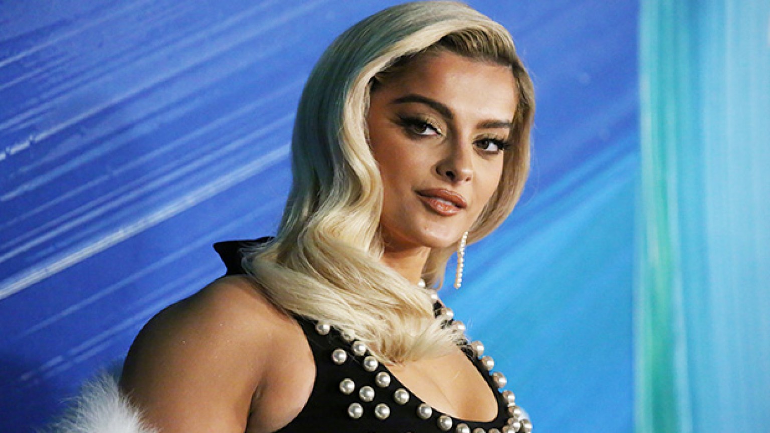 Bebe Rexha’s Thanksgiving Halftime Performance Was Stuffed With Hits ...
