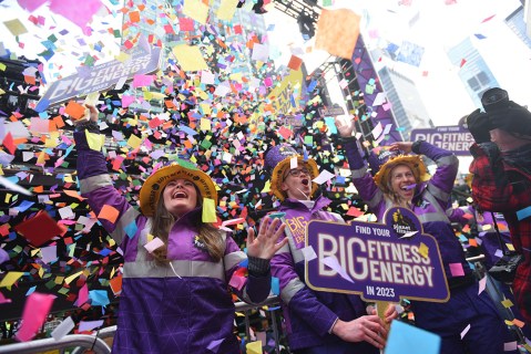 Stars Celebrating New Year’s Eve 2023: Photos Of Ryan Seacrest & More ...